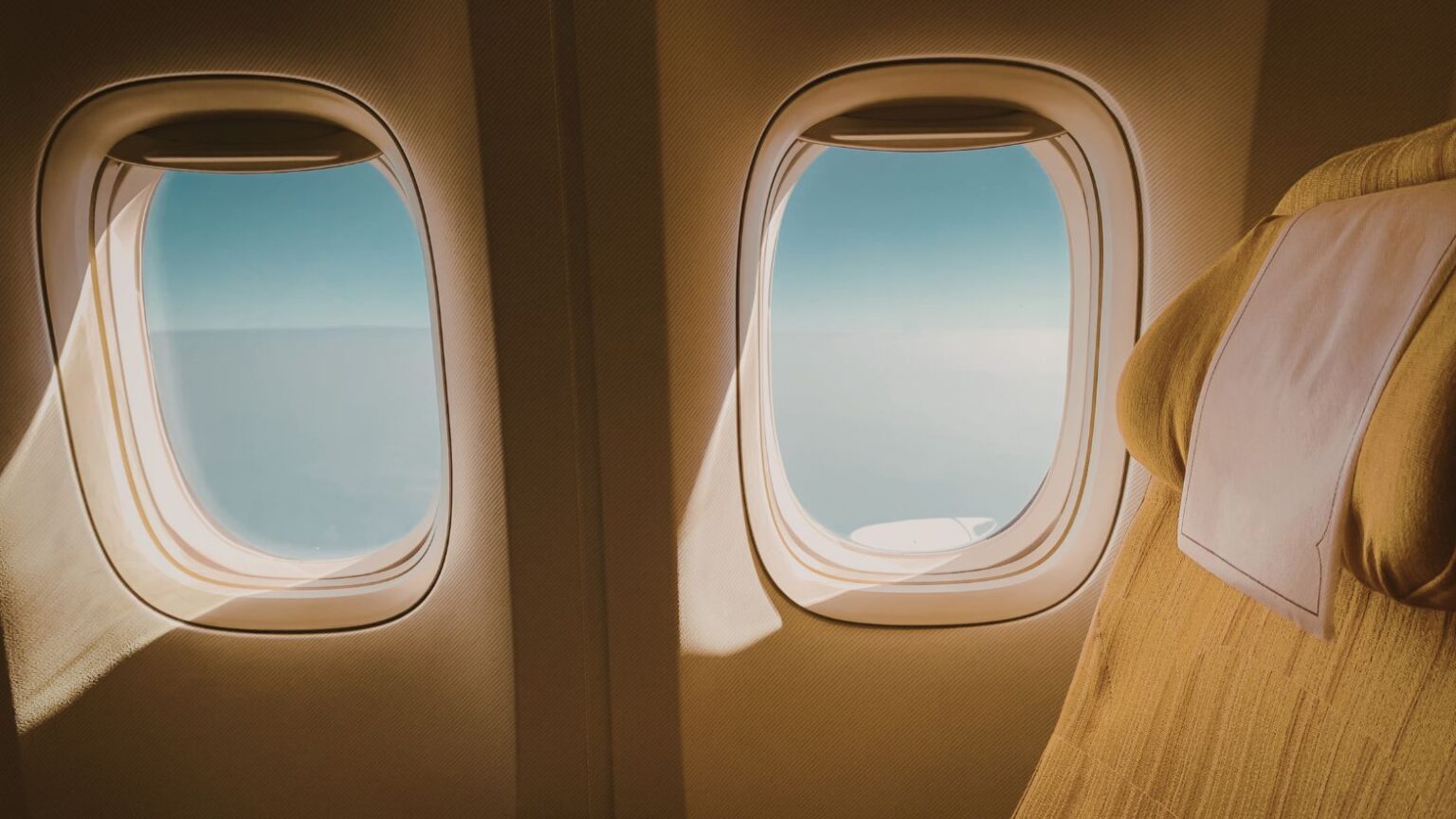 Vintage Cockpits vs. Modern Glass Panels: Then vs. Now - The Aviation Today